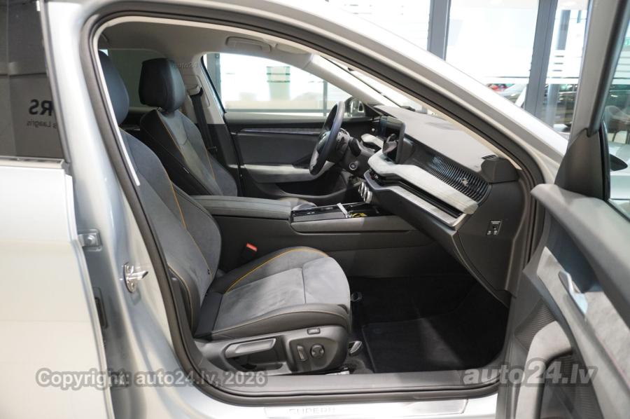 Pelēks Skoda SuperB 2025 Tallina, ar dzinēja tilpumu 1.50 L un nobraukumu 9 tūkst. km par 39900 €, foto 16 vietnē AUTOMOTO.COM.LV
