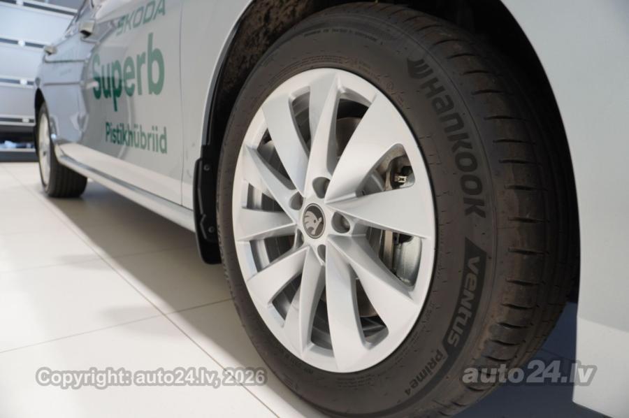 Pelēks Skoda SuperB 2026 Tallina, ar dzinēja tilpumu 1.50 L un nobraukumu 2 tūkst. km par 45900 €, foto 6 vietnē AUTOMOTO.COM.LV