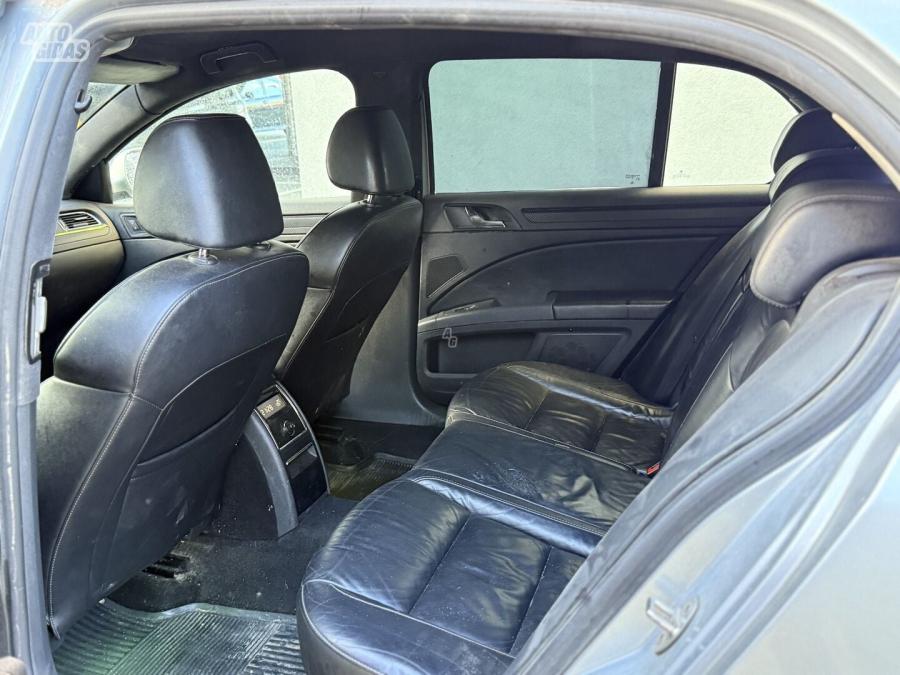 Skoda SuperB 2009 in Vilnius, with an engine capacity of 2.00 L and mileage of 294 thousand km for 3600 €, photo 10 on AUTOMOTO.COM.LV