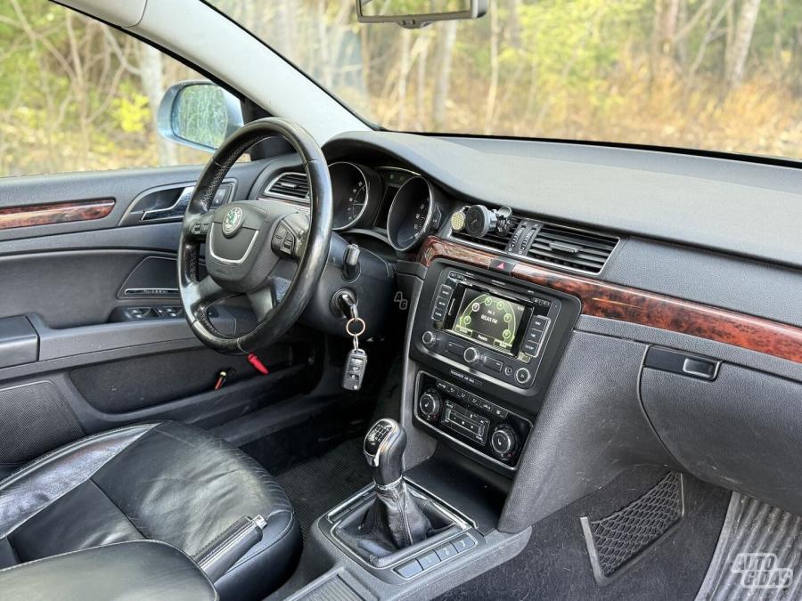 Skoda SuperB 2010 in Vilnius, with an engine capacity of 2.00 L and mileage of 400 thousand km for 3200 €, photo 9 on AUTOMOTO.COM.LV