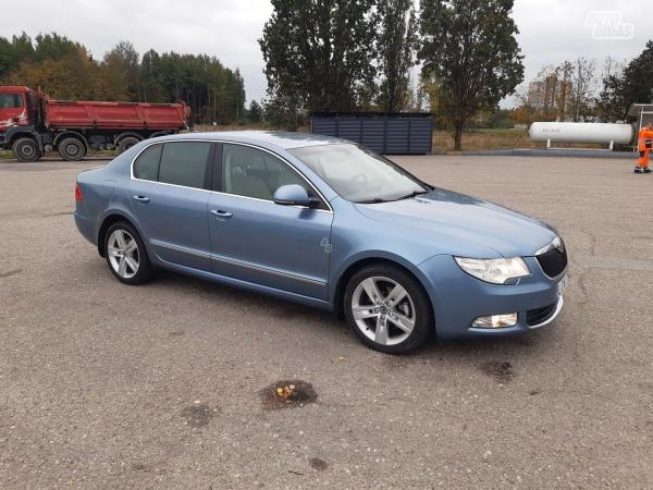 Skoda SuperB 2010 in Kaunas on AUTOMOTO.COM.LV Skoda SuperB 2010 in Kaunas, with an engine capacity of 2.00 L and mileage of 300 thousand km for 2300 €, photo 7 on AUTOMOTO.COM.LV