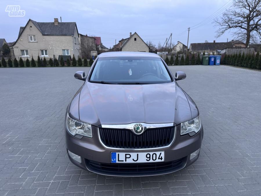 Skoda SuperB 2011 in Kaunas, with an engine capacity of 2.00 L and mileage of 301 thousand km for 3300 €, photo 6 on AUTOMOTO.COM.LV