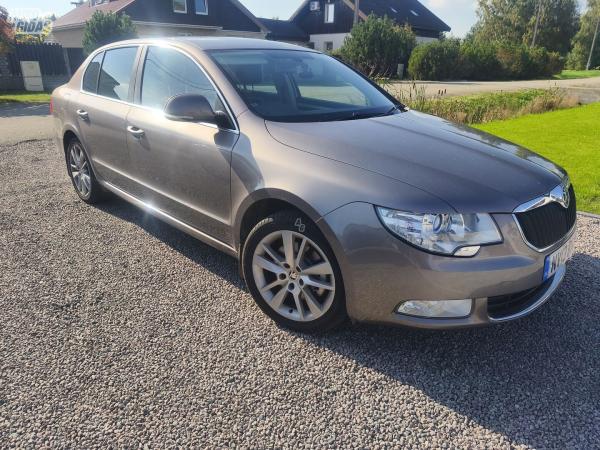 Skoda SuperB 2013 in Panevezys on AUTOMOTO.COM.LV Skoda SuperB 2013 in Panevezys, with an engine capacity of 2.00 L and mileage of 184 thousand km for 2450 €, photo 1 on AUTOMOTO.COM.LV