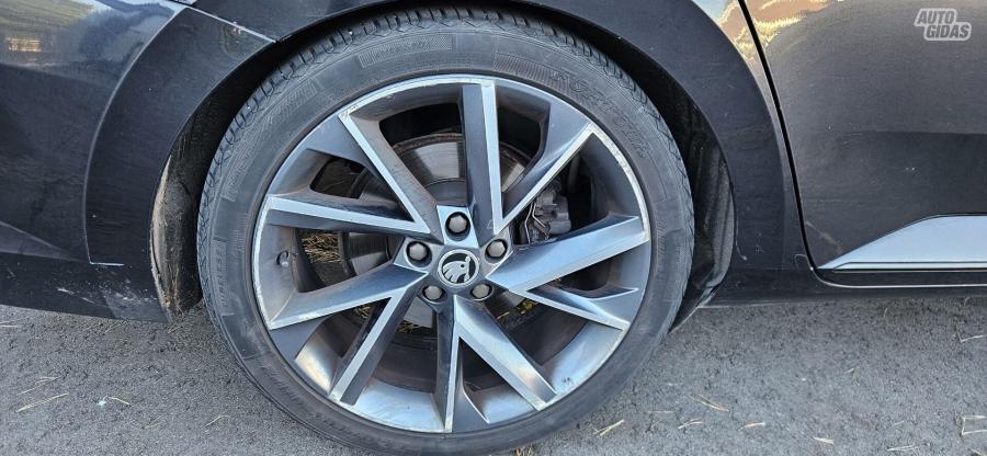 Skoda SuperB 2018 in Klaipeda, with an engine capacity of 2.00 L and mileage of 388 thousand km for 13900 €, photo 19 on AUTOMOTO.COM.LV