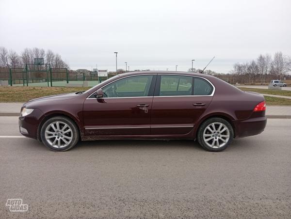 Red Skoda SuperB 2009 in Vilnius, with an engine capacity of 1.90 L and mileage of 388 thousand km for 3950 €, photo 7 on AUTOMOTO.COM.LV