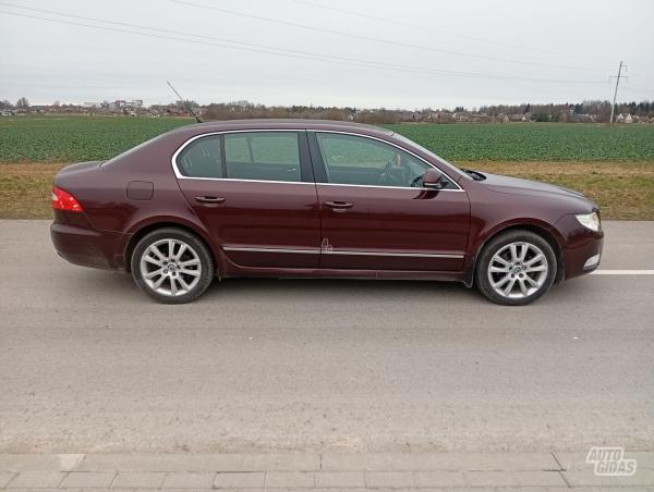 Red Skoda SuperB 2009 in Vilnius, with an engine capacity of 1.90 L and mileage of 388 thousand km for 3950 €, photo 8 on AUTOMOTO.COM.LV