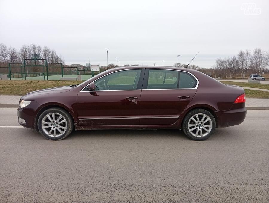 Red Skoda SuperB 2009 in Vilnius, with an engine capacity of 1.90 L and mileage of 388 thousand km for 3950 €, photo 11 on AUTOMOTO.COM.LV