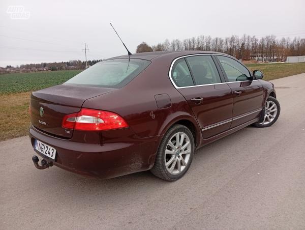 Red Skoda SuperB 2009 in Vilnius, with an engine capacity of 1.90 L and mileage of 388 thousand km for 4100 €, photo 5 on AUTOMOTO.COM.LV