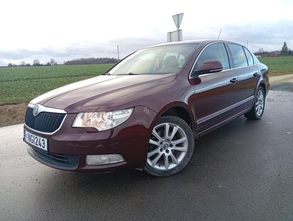 Red Skoda SuperB 2009 in Vilnius, with an engine capacity of 1.90 L and mileage of 388 thousand km for 4100 €, photo 1 on AUTOMOTO.COM.LV