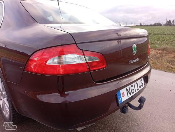 Red Skoda SuperB 2009 in Vilnius, with an engine capacity of 1.90 L and mileage of 388 thousand km for 4100 €, photo 10 on AUTOMOTO.COM.LV