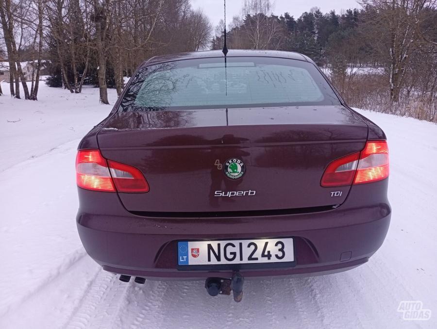 Sarkans Skoda SuperB 2009 Viļņa, ar dzinēja tilpumu 1.90 L un nobraukumu 388 tūkst. km par 3950 €, foto 6 vietnē AUTOMOTO.COM.LV