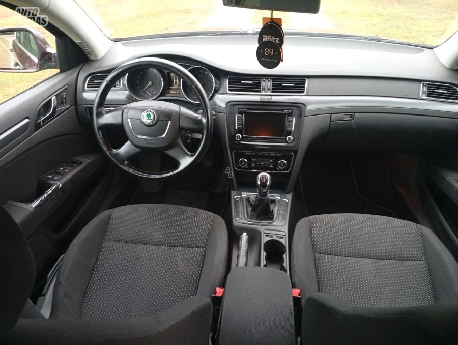 Sarkans Skoda SuperB 2009 Viļņa, ar dzinēja tilpumu 1.90 L un nobraukumu 388 tūkst. km par 3950 €, foto 16 vietnē AUTOMOTO.COM.LV