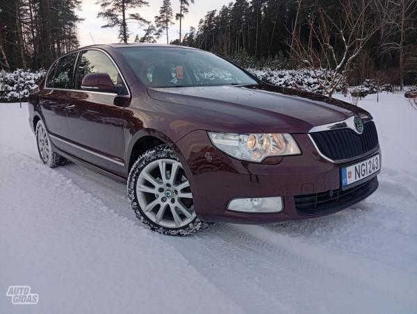 Red Skoda SuperB 2009 in Vilnius, with an engine capacity of 1.90 L and mileage of 389 thousand km for 3950 €, photo 1 on AUTOMOTO.COM.LV