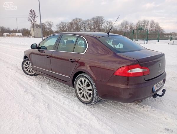 Red Skoda SuperB 2009 in Vilnius, with an engine capacity of 1.90 L and mileage of 388 thousand km for 3950 €, photo 4 on AUTOMOTO.COM.LV