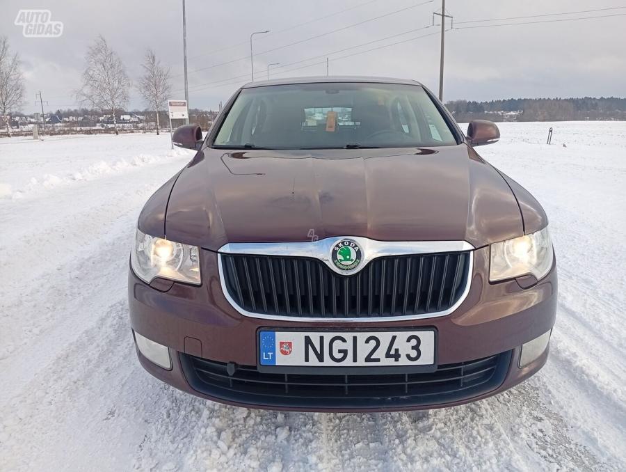 Sarkans Skoda SuperB 2009 Viļņa, ar dzinēja tilpumu 1.90 L un nobraukumu 389 tūkst. km par 3950 €, foto 2 vietnē AUTOMOTO.COM.LV