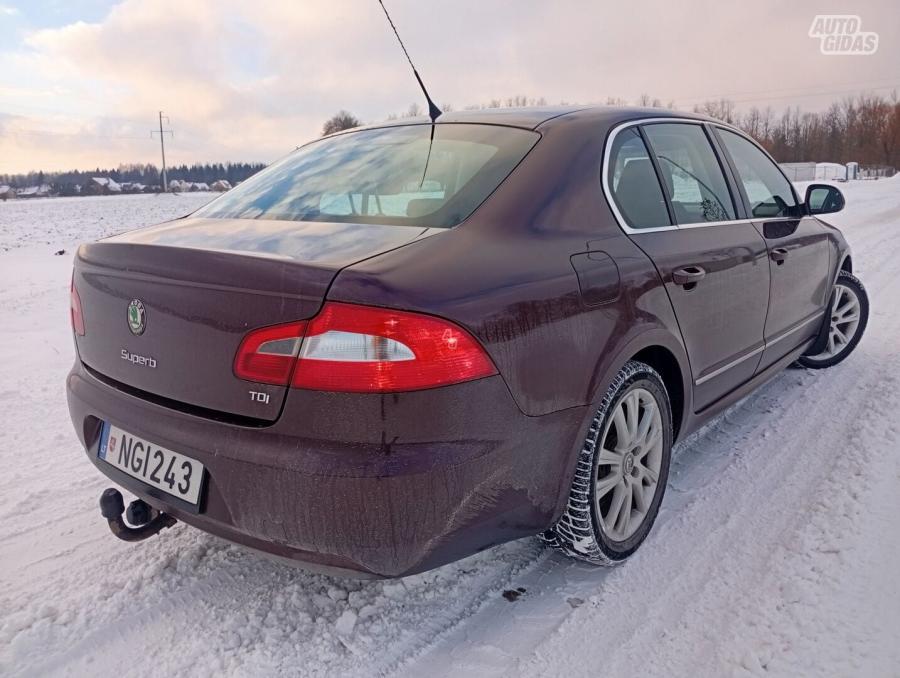 Sarkans Skoda SuperB 2009 Viļņa, ar dzinēja tilpumu 1.90 L un nobraukumu 389 tūkst. km par 3950 €, foto 5 vietnē AUTOMOTO.COM.LV