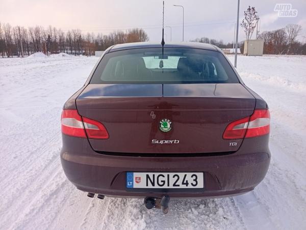 Red Skoda SuperB 2009 in Vilnius, with an engine capacity of 1.90 L and mileage of 389 thousand km for 3950 €, photo 5 on AUTOMOTO.COM.LV