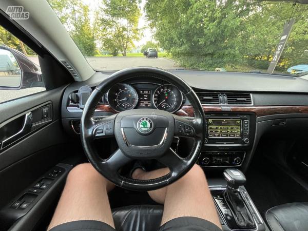 Sarkans Skoda SuperB 2010 Viļņa, ar dzinēja tilpumu 1.80 L un nobraukumu 290 tūkst. km par 2800 €, foto 9 vietnē AUTOMOTO.COM.LV