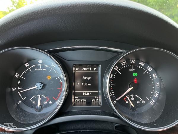 Sarkans Skoda SuperB 2010 Viļņa, ar dzinēja tilpumu 1.80 L un nobraukumu 290 tūkst. km par 2800 €, foto 10 vietnē AUTOMOTO.COM.LV