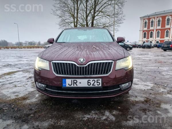 Red Skoda SuperB 2014 in Jelgava, with an engine capacity of 2.00 L and mileage of 292 thousand km for 6000 €, photo 2 on AUTOMOTO.COM.LV