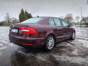 Red Skoda SuperB 2014 in Jelgava, with an engine capacity of 2.00 L and mileage of 292 thousand km for 6000 €, photo 5 on AUTOMOTO.COM.LV