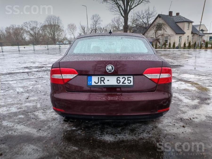 Red Skoda SuperB 2014 in Jelgava, with an engine capacity of 2.00 L and mileage of 292 thousand km for 6000 €, photo 6 on AUTOMOTO.COM.LV