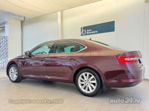 Red Skoda SuperB 2015 in Tallinn, with an engine capacity of 1.40 L and mileage of 138 thousand km for 12900 €, photo 6 on AUTOMOTO.COM.LV