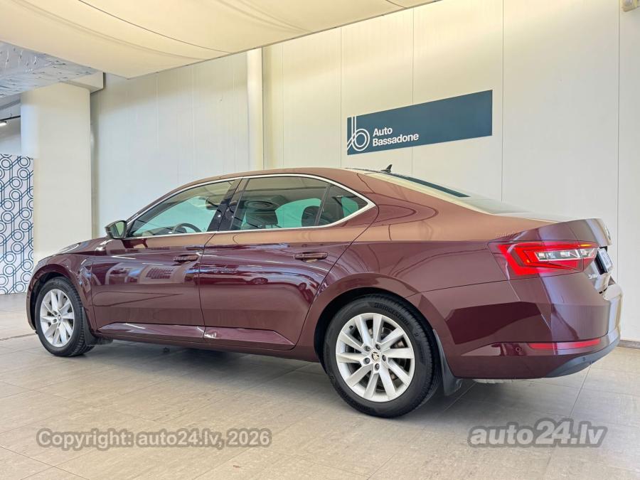 Red Skoda SuperB 2015 in Tallinn, with an engine capacity of 1.40 L and mileage of 138 thousand km for 12900 €, photo 6 on AUTOMOTO.COM.LV