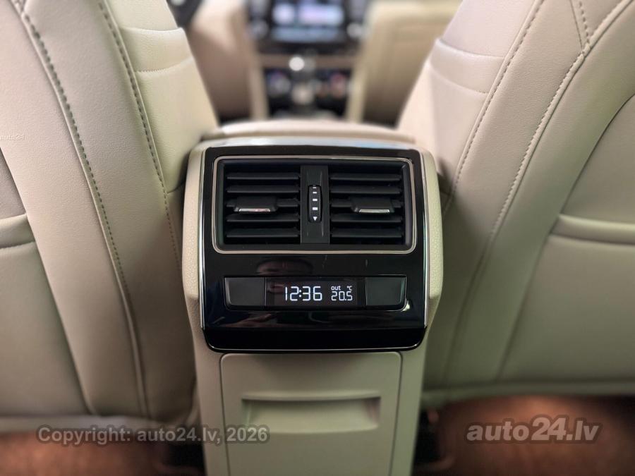 Red Skoda SuperB 2015 in Tallinn, with an engine capacity of 1.40 L and mileage of 138 thousand km for 12900 €, photo 27 on AUTOMOTO.COM.LV
