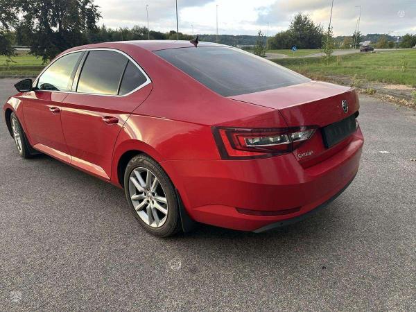 Red Skoda SuperB 2018 in Kaunas, with an engine capacity of 2.00 L and mileage of 181 thousand km for 14800 €, photo 2 on AUTOMOTO.COM.LV