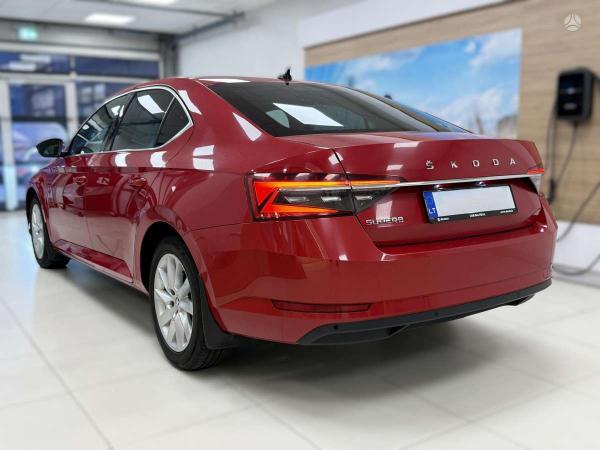 Red Skoda SuperB 2020 in Kaunas, with an engine capacity of 1.97 L and mileage of 246 thousand km for 14600 €, photo 5 on AUTOMOTO.COM.LV