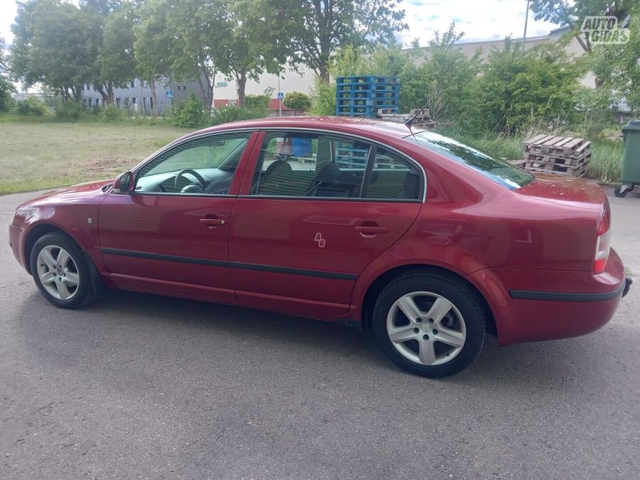 Red Skoda SuperB 2007 in Siauliai, with an engine capacity of 2.00 L and mileage of 290 thousand km for 2250 €, photo 7 on AUTOMOTO.COM.LV