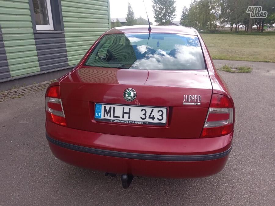 Red Skoda SuperB 2007 in Siauliai, with an engine capacity of 2.00 L and mileage of 290 thousand km for 2250 €, photo 8 on AUTOMOTO.COM.LV