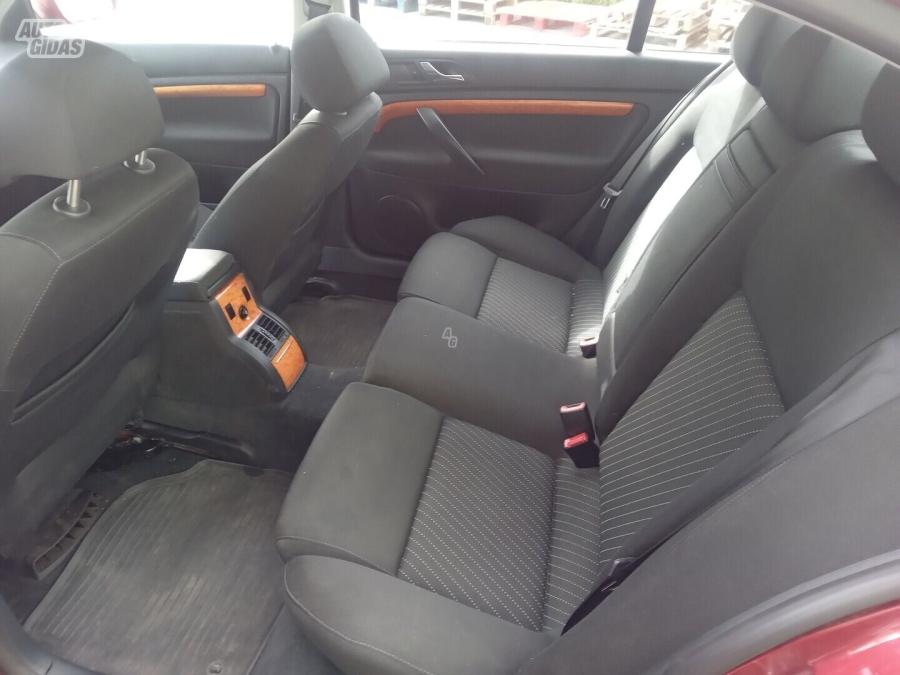 Red Skoda SuperB 2007 in Siauliai, with an engine capacity of 2.00 L and mileage of 290 thousand km for 2250 €, photo 13 on AUTOMOTO.COM.LV