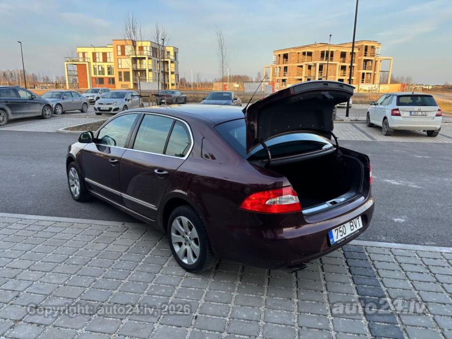 Red Skoda SuperB 2008 in Tartu, with an engine capacity of 2.00 L and mileage of 349 thousand km for 3700 €, photo 4 on AUTOMOTO.COM.LV