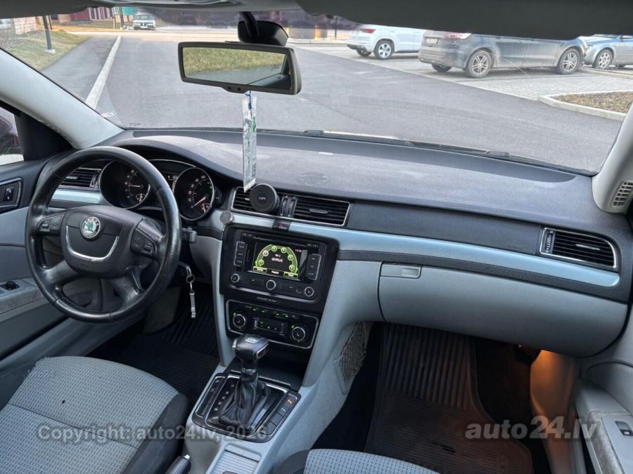 Sarkans Skoda SuperB 2008 Tartu, ar dzinēja tilpumu 2.00 L un nobraukumu 349 tūkst. km par 3700 €, foto 16 vietnē AUTOMOTO.COM.LV