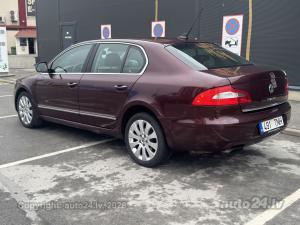 Sarkans Skoda SuperB 2008 Tallina, ar dzinēja tilpumu 2.00 L un nobraukumu 335 tūkst. km par 2600 €, foto 4 vietnē AUTOMOTO.COM.LV