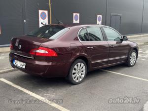 Sarkans Skoda SuperB 2008 Tallina, ar dzinēja tilpumu 2.00 L un nobraukumu 335 tūkst. km par 2600 €, foto 7 vietnē AUTOMOTO.COM.LV