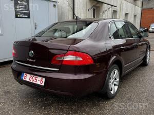Sarkans Skoda SuperB 2008 Daugavpils, ar dzinēja tilpumu 2.00 L un nobraukumu 0 tūkst. km par 3450 €, foto 7 vietnē AUTOMOTO.COM.LV