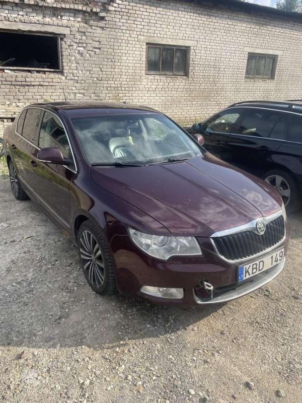 Sarkans Skoda SuperB 2008 Viļņa, ar dzinēja tilpumu 1.80 L un nobraukumu 293 tūkst. km par 1000 €, foto 4 vietnē AUTOMOTO.COM.LV