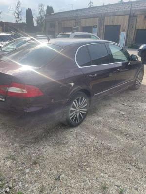 Sarkans Skoda SuperB 2008 Viļņa, ar dzinēja tilpumu 1.80 L un nobraukumu 293 tūkst. km par 1000 €, foto 5 vietnē AUTOMOTO.COM.LV