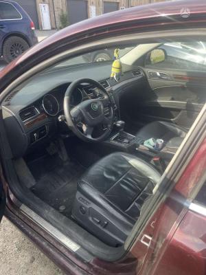 Sarkans Skoda SuperB 2008 Viļņa, ar dzinēja tilpumu 1.80 L un nobraukumu 293 tūkst. km par 1000 €, foto 8 vietnē AUTOMOTO.COM.LV