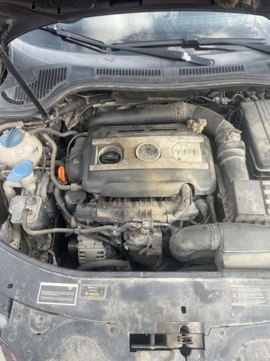 Sarkans Skoda SuperB 2008 Viļņa, ar dzinēja tilpumu 1.80 L un nobraukumu 293 tūkst. km par 1000 €, foto 11 vietnē AUTOMOTO.COM.LV
