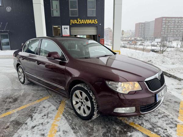 Sarkans Skoda SuperB 2009 Viļņa, ar dzinēja tilpumu 1.80 L un nobraukumu 300 tūkst. km par 2450 €, foto 2 vietnē AUTOMOTO.COM.LV