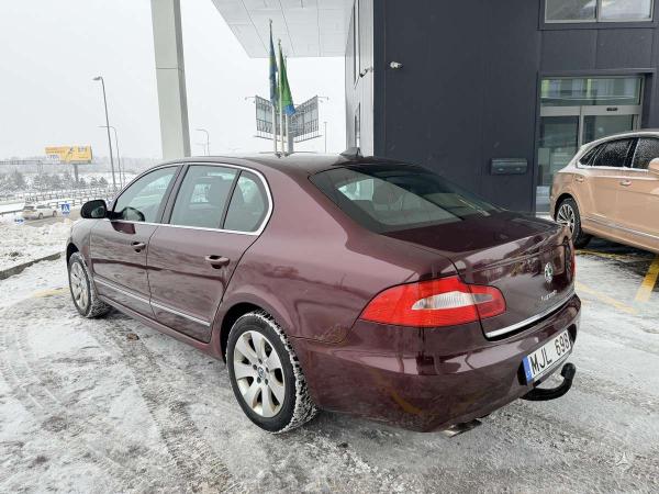 Sarkans Skoda SuperB 2009 Viļņa, ar dzinēja tilpumu 1.80 L un nobraukumu 300 tūkst. km par 2450 €, foto 4 vietnē AUTOMOTO.COM.LV