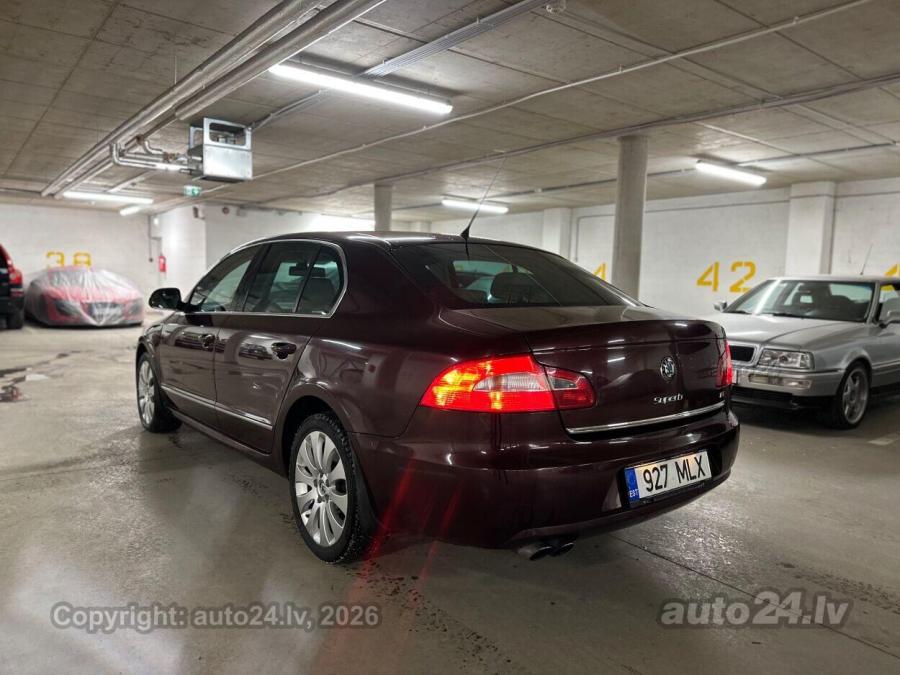 Red Skoda SuperB 2009 in Tallinn, with an engine capacity of 2.00 L and mileage of 265 thousand km for 3500 €, photo 6 on AUTOMOTO.COM.LV