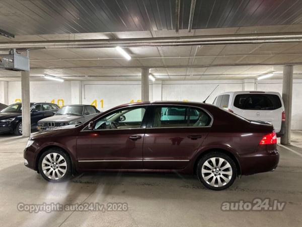 Red Skoda SuperB 2009 in Tallinn, with an engine capacity of 2.00 L and mileage of 265 thousand km for 3500 €, photo 7 on AUTOMOTO.COM.LV