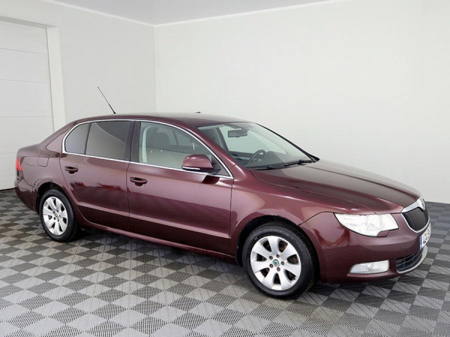 Red Skoda SuperB 2009 in Tallinn, with an engine capacity of 2.00 L and mileage of 288 thousand km for 1599 €, photo 1 on AUTOMOTO.COM.LV