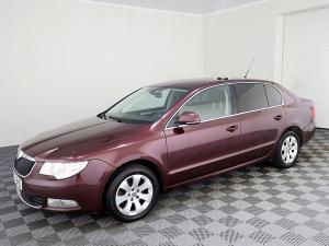 Red Skoda SuperB 2009 in Tallinn, with an engine capacity of 2.00 L and mileage of 288 thousand km for 1599 €, photo 3 on AUTOMOTO.COM.LV