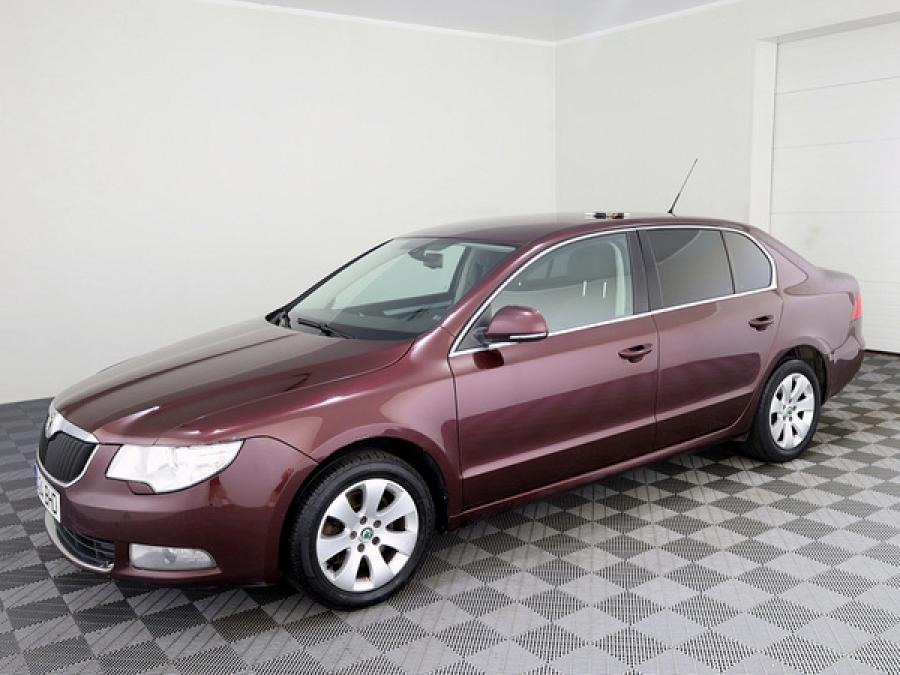 Red Skoda SuperB 2009 in Tallinn, with an engine capacity of 2.00 L and mileage of 288 thousand km for 1599 €, photo 3 on AUTOMOTO.COM.LV